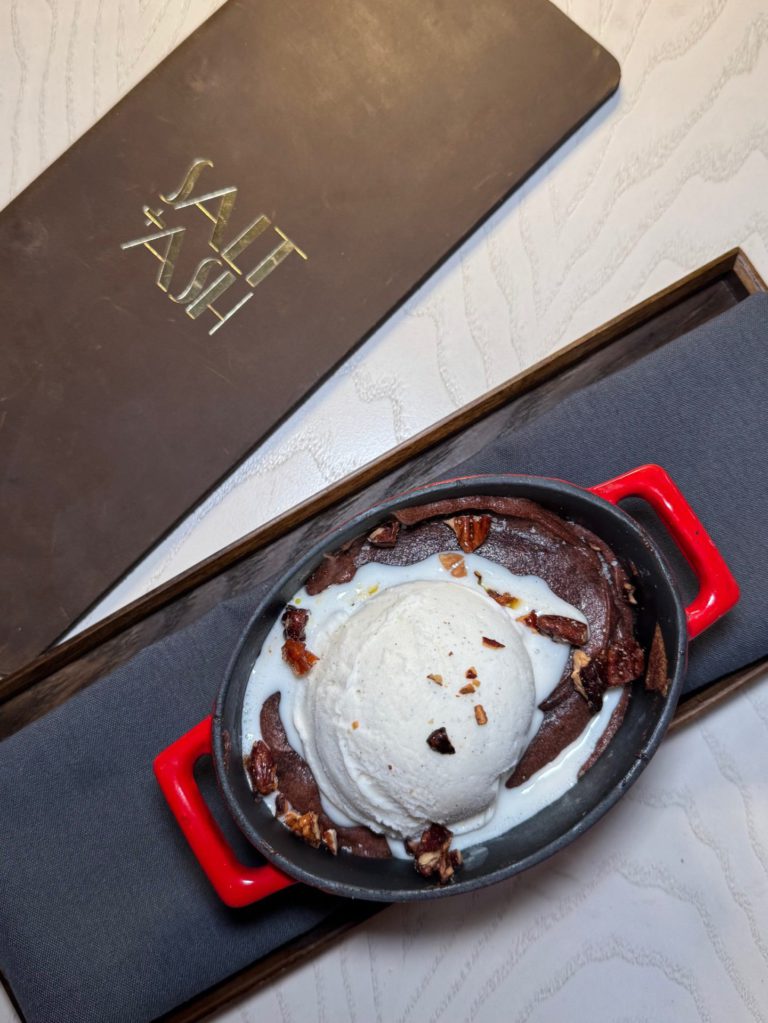 Salt + Ash by Jeremy Ford en los Florida Keys